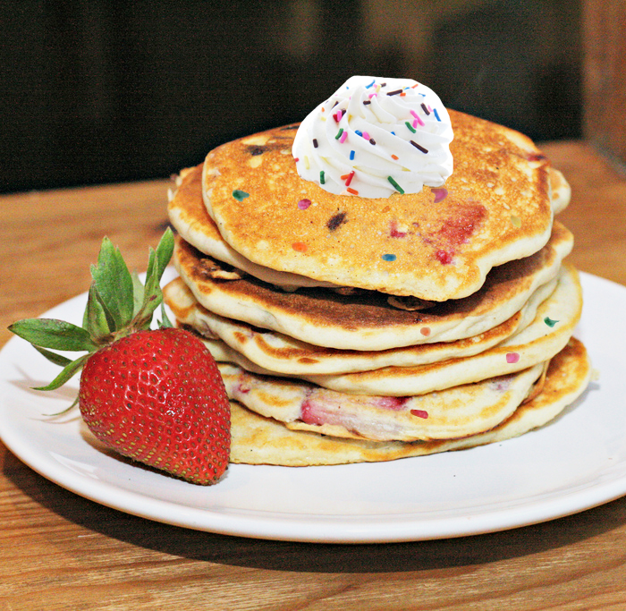 Strawberry Sprinkle Funfetti Pancakes - Better Baking BibleBetter ...